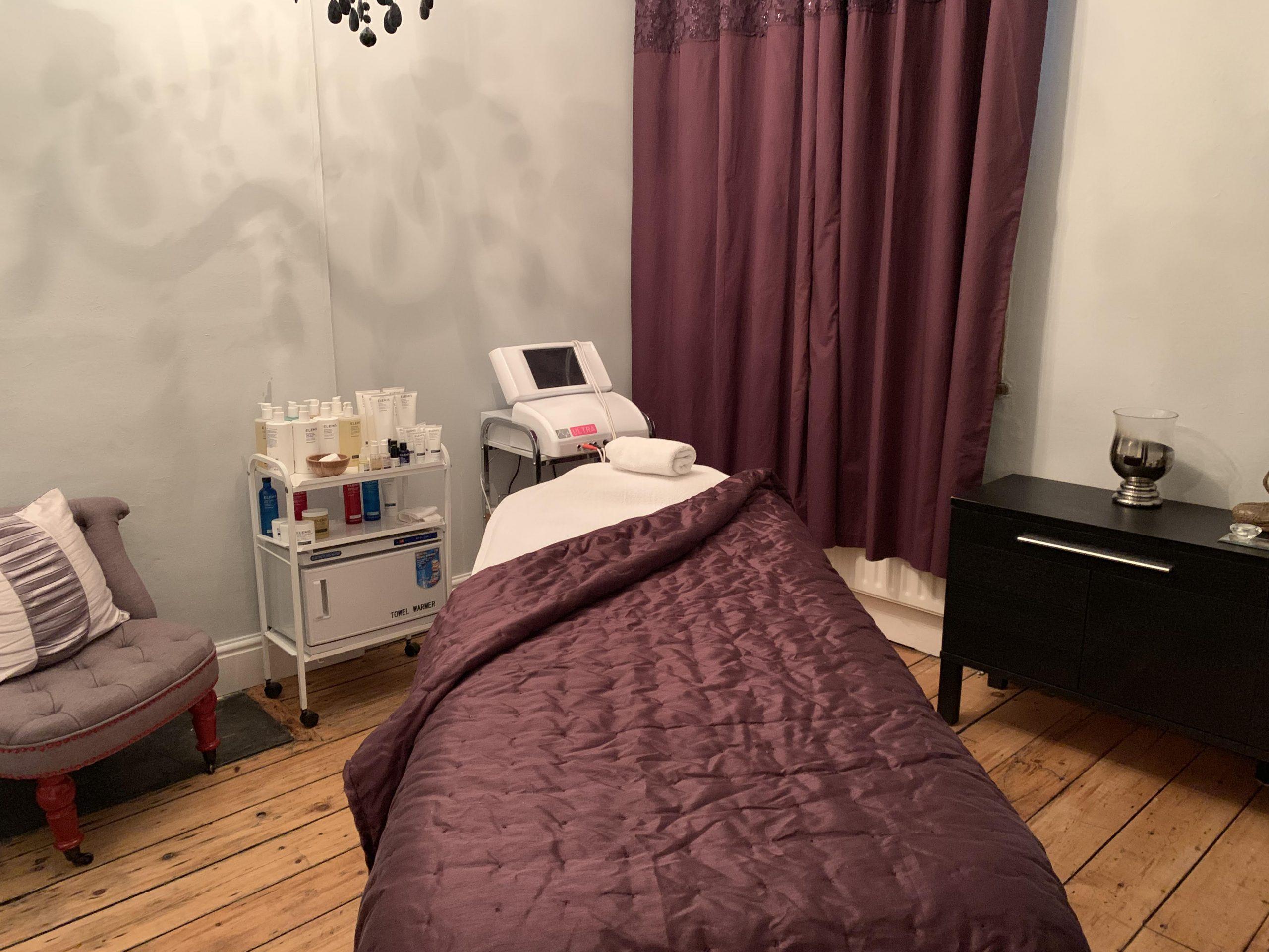 Take a sneak peak in Our Beautiful Salon - Iconic Beautique
